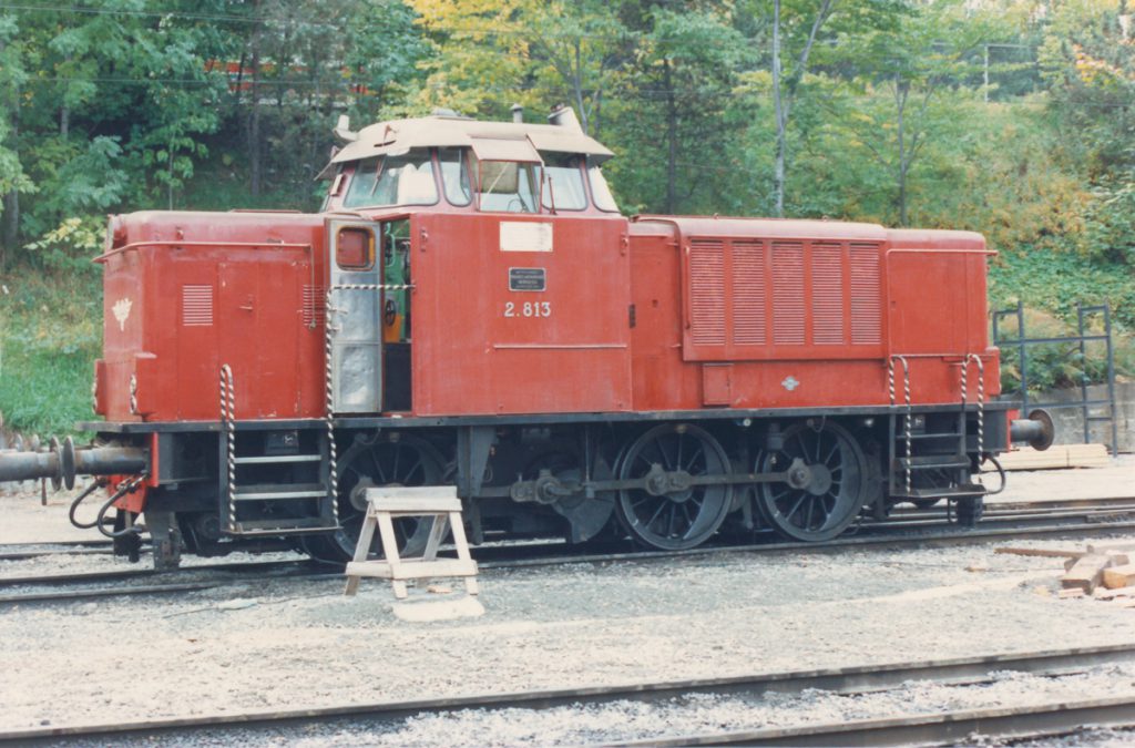 12-003 NSB Di2 ferdigmodell, rødbrun m/solskjermer – Messingmodeller